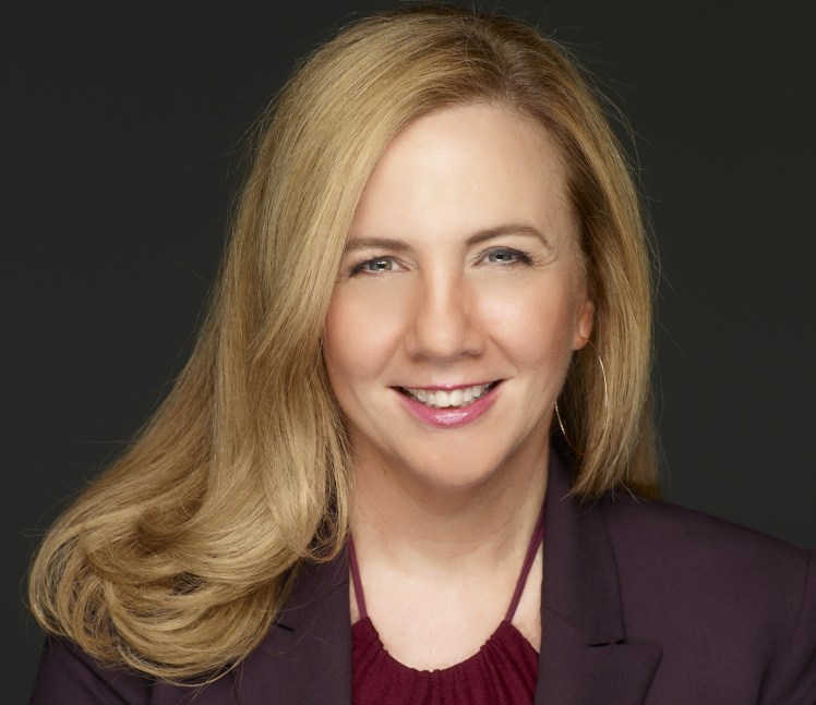 Featuring: Laurie Cameron – Living Above The Drama